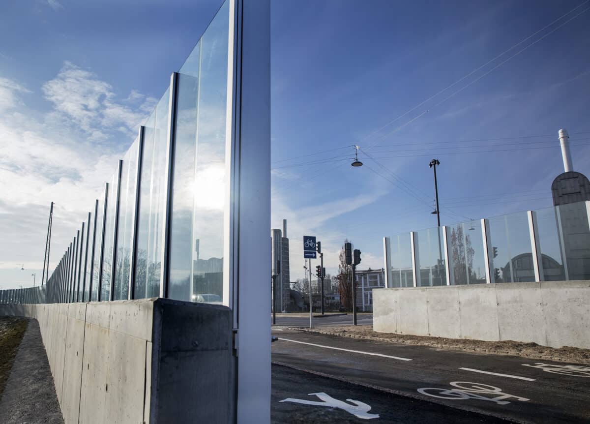 Transparent noise screen - DAV Nordic A/S